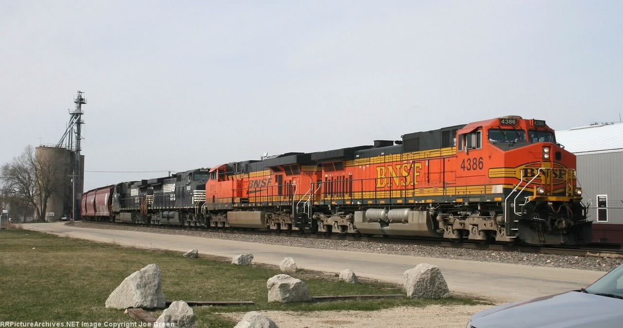 BNSF 4386